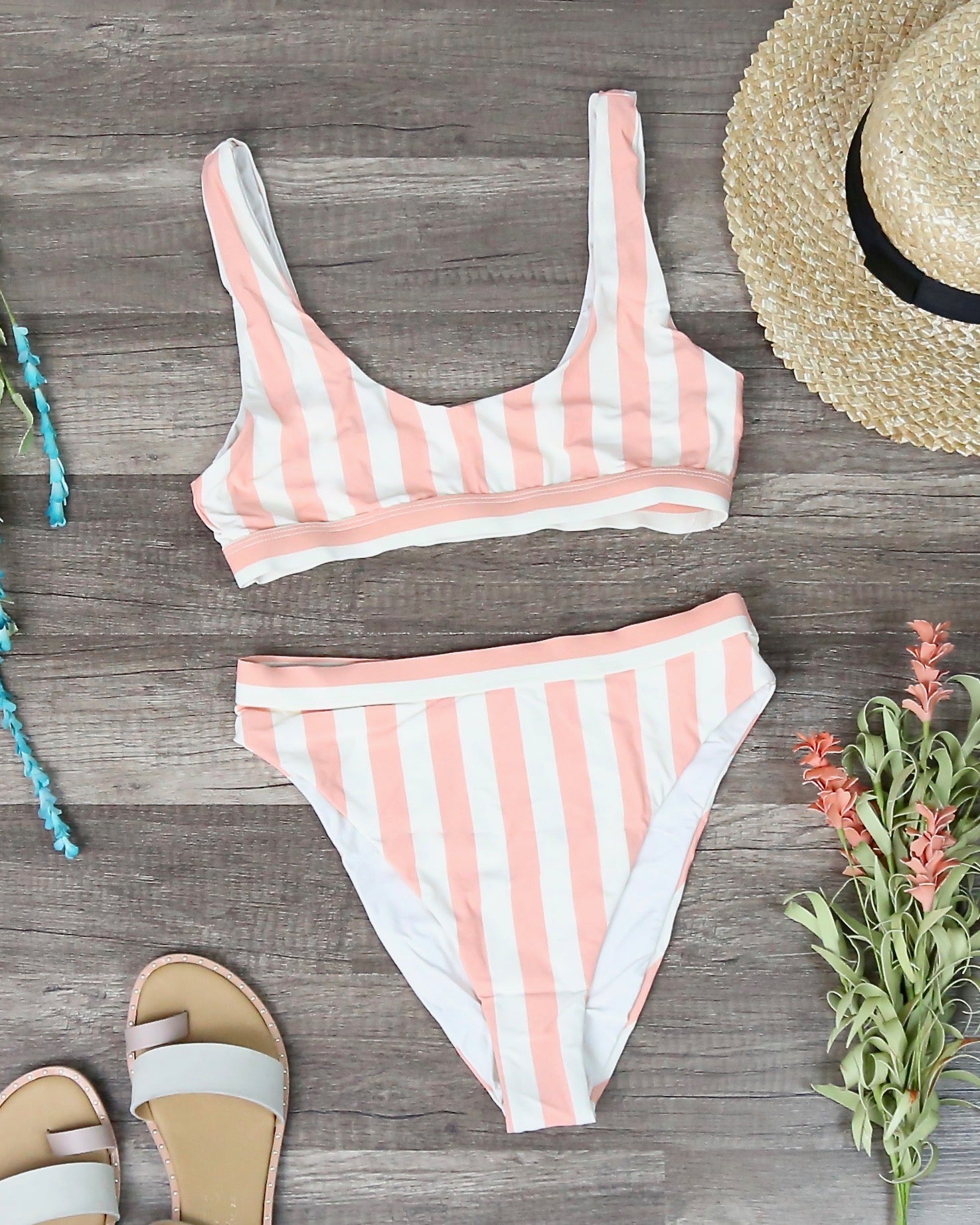 Dippin' Daisy's - Kylie Sporty Swim Top - Coral Stripes – Shop Hearts