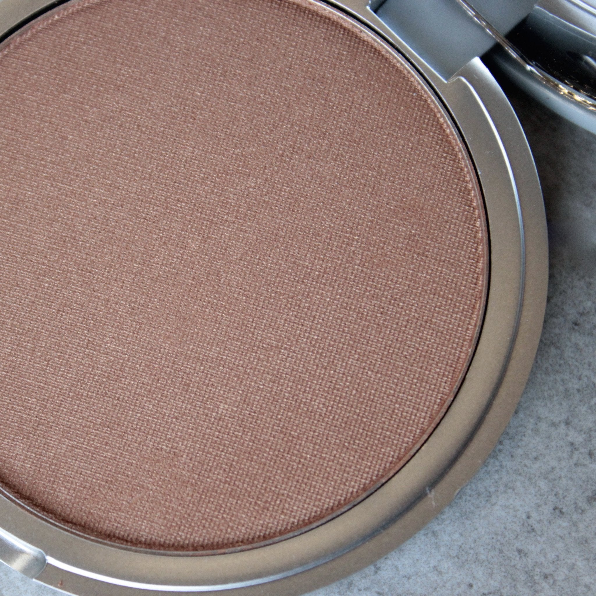 theBalm - Betty-Lou Manizer – Shop Hearts