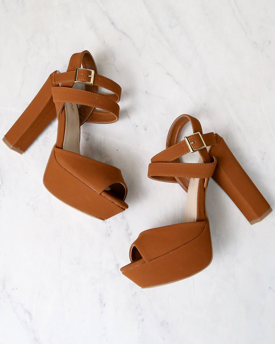 Double Strap Platform Pumps in More Colors – Shop Hearts