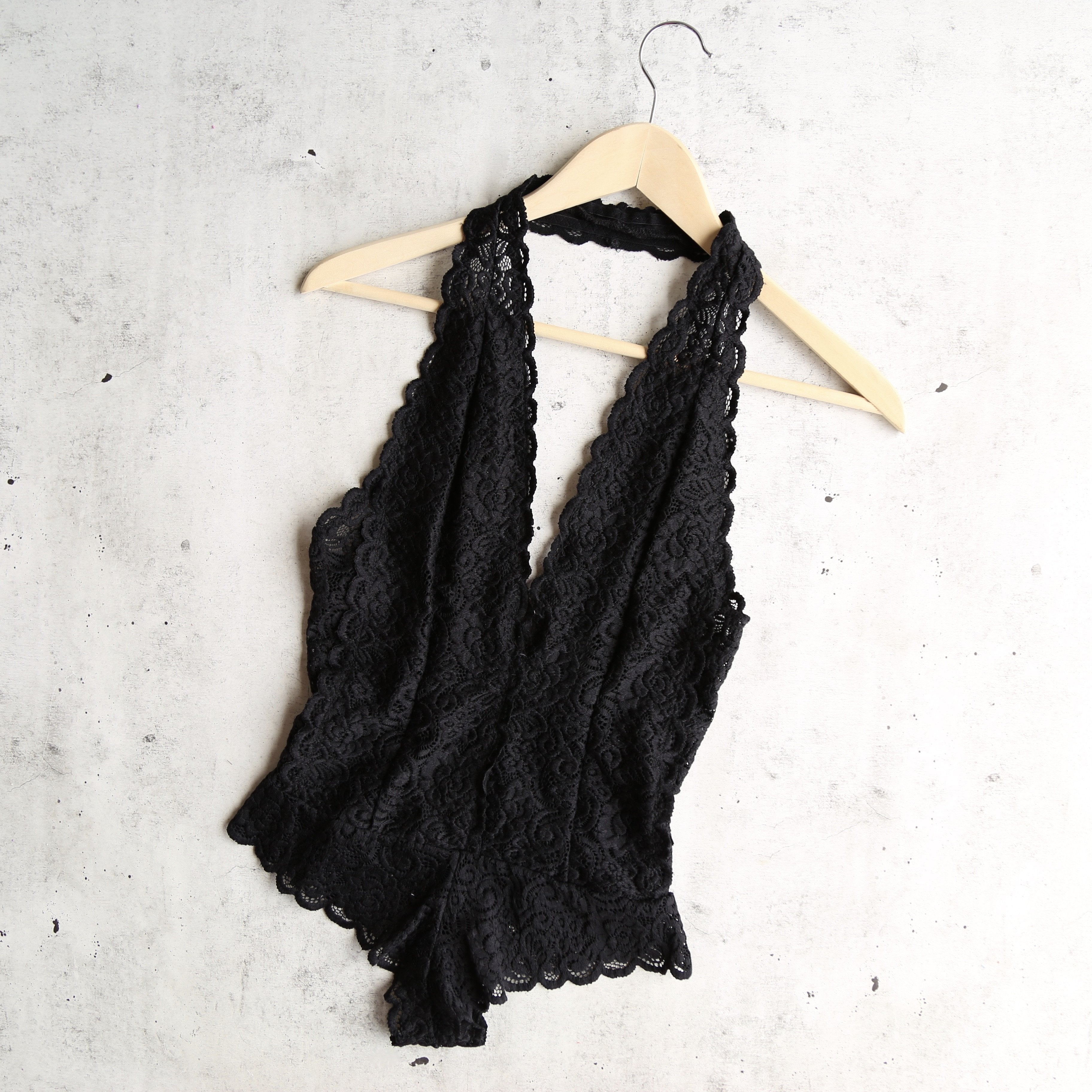 Scalloped Floral Lace Bodysuit in More Colors – Shop Hearts